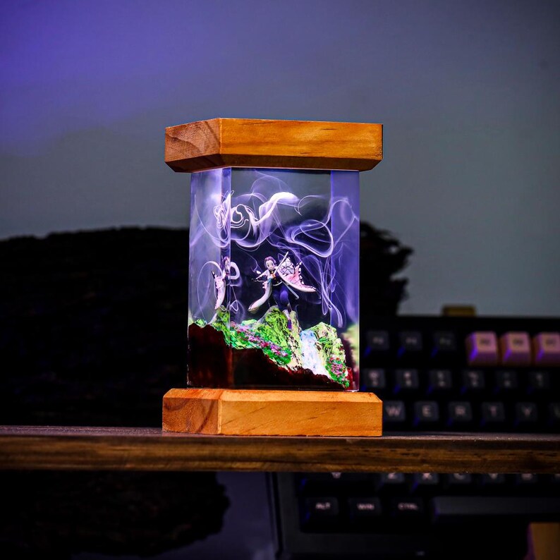 Shinobu Kocho Demon Slayer Resin Lamp, Anime Night Light, Manga LED ...