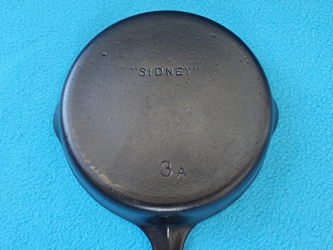 Cast Iron "sidney" Hollow Ware #3 Skillet Heat Ring 3A Seasoned - Etsy