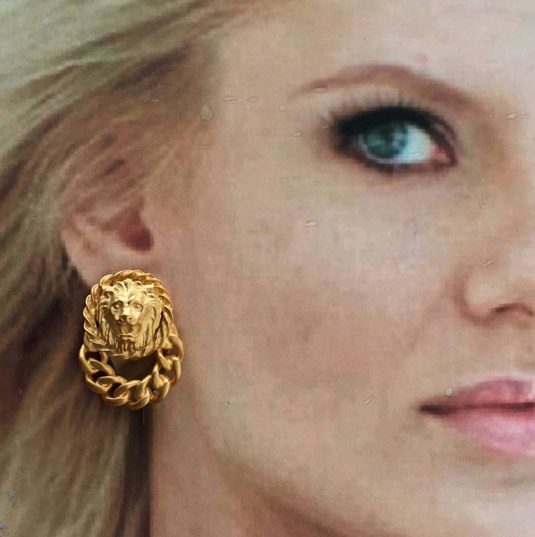 Chic Anne Klein 80s Lion Door Knocker Hoop Earrings Chain Link Pierced ...
