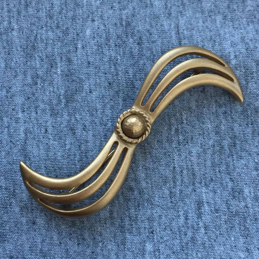 Wow! Monet Bar Brooch PIN Designer Couture Gold Tone Statement Long ...