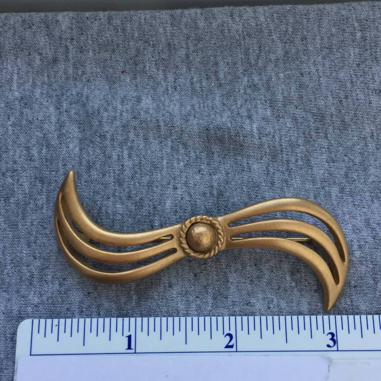Wow! Monet Bar Brooch PIN Designer Couture Gold Tone Statement Long ...
