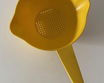 Vintage Tupperware Strainer With Handle Round Yellow Plastic Colander ...