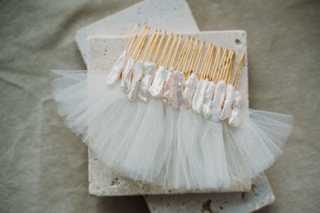 Keshi Pearl Hair Comb Tulle Bridal Headpiece Veil Hair Comb Pearl ...