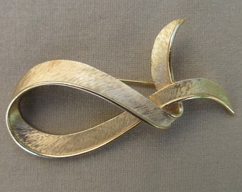 Trifari pin brooch | Etsy