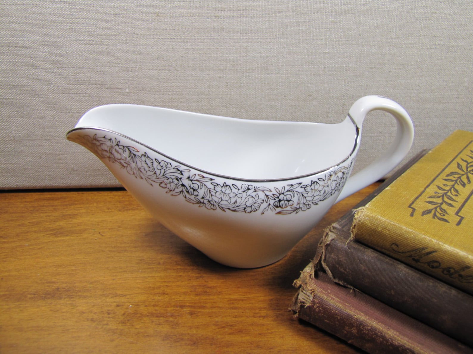 Small Arita Hand Painted Gravy Boat - Made in Japan - Etsy