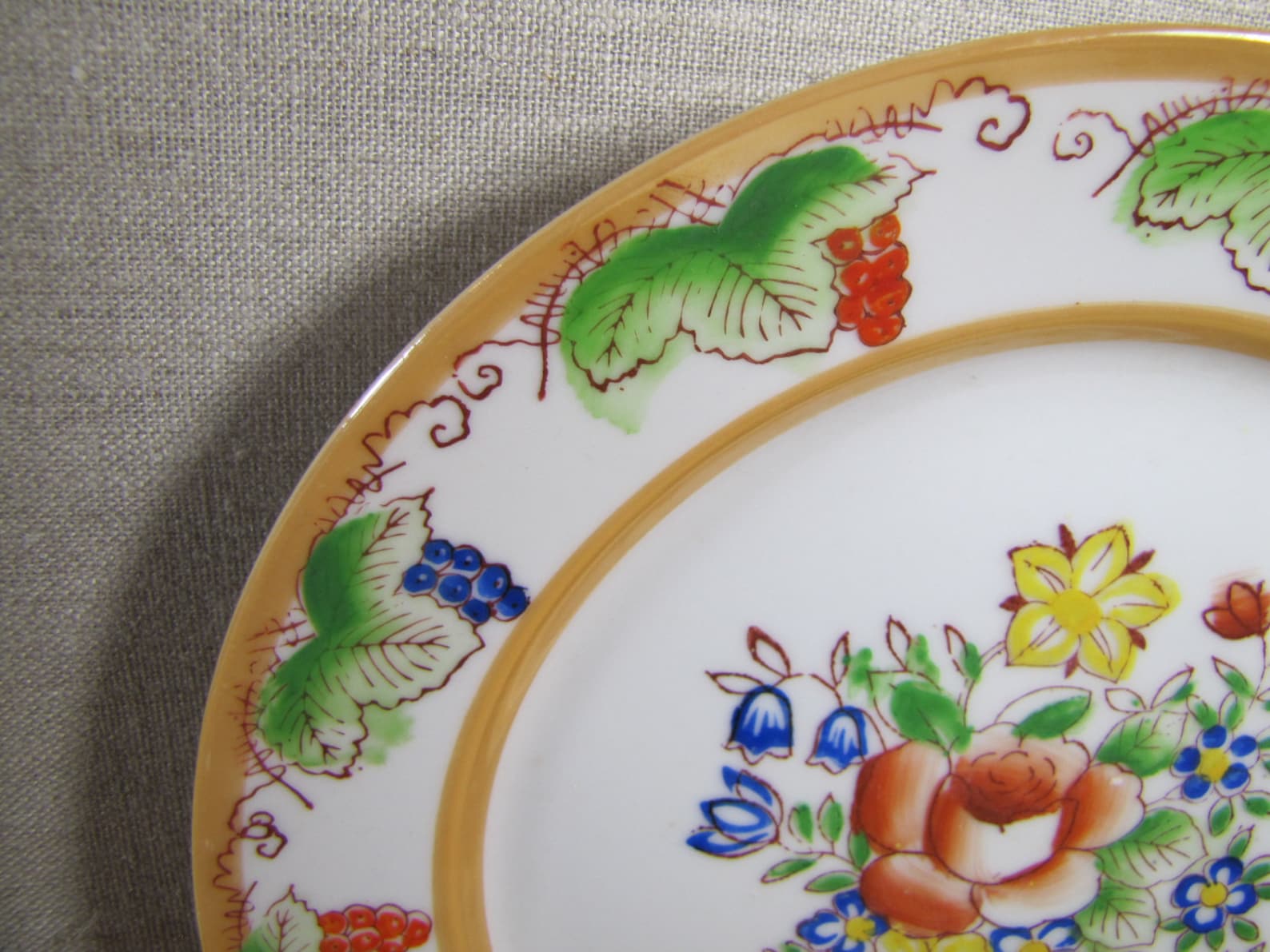 Vintage Plate - Floral Pattern - Leaf and Berry Rim - Gold Lusterware ...