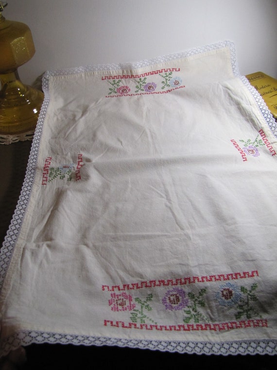 Table Linens Vintage muslin embroidered tablecloth lace Linens etna.com.pe