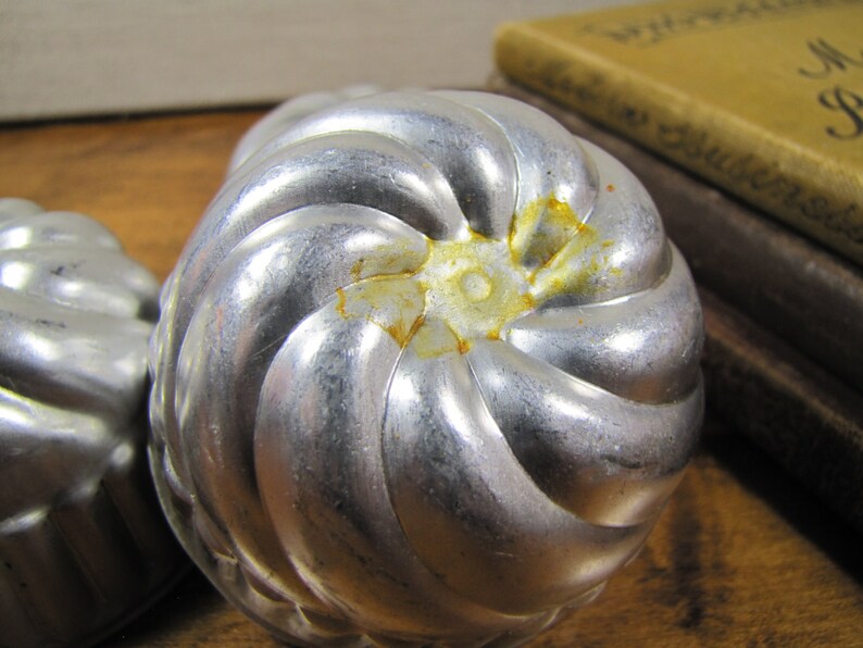 Three 3 Small Aluminum Swirled Gelatin Molds - Etsy