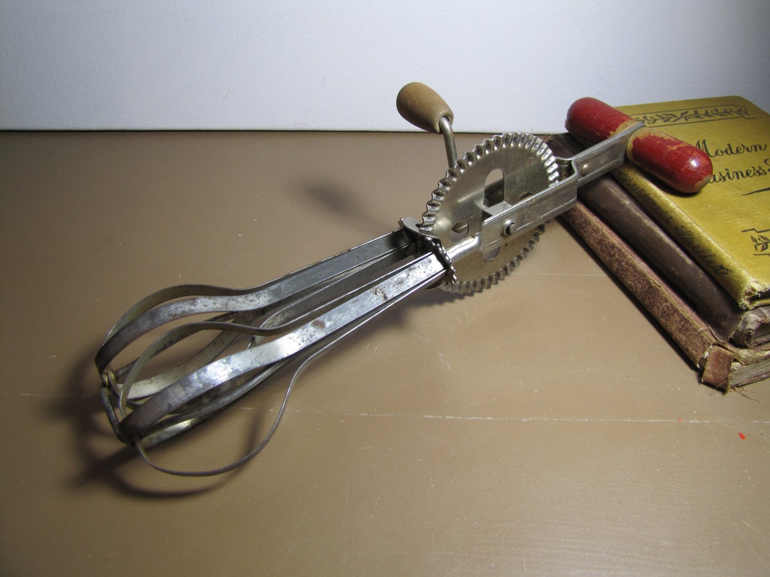 Vintage High Speed Super Center Drive Beater - Red Wooden Handle ...