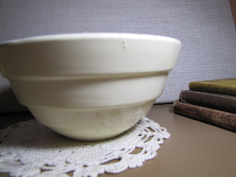 USA Cream Colored Mixing Bowl - Graduated Horizontal Banded Sides ...