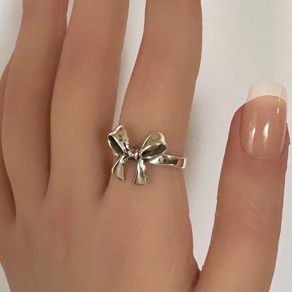 Tiny Bow Ring - Etsy
