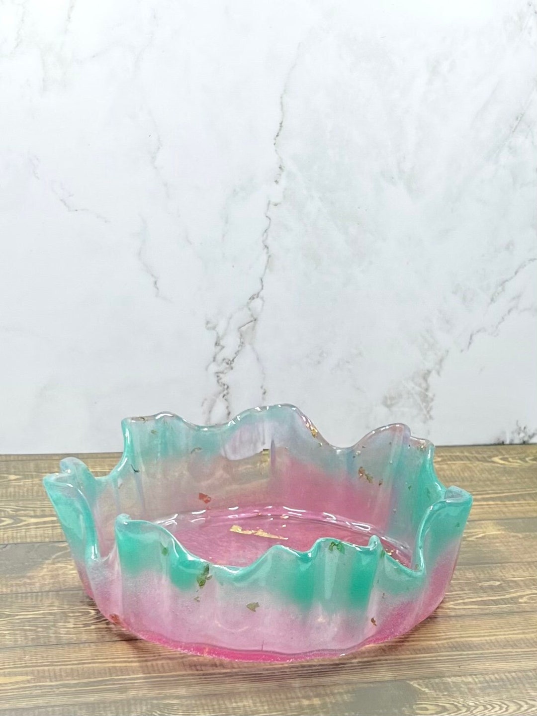 Large Circular Two Tone Crinkle Edge Dish in Mint and Soft Pink Ottoman ...