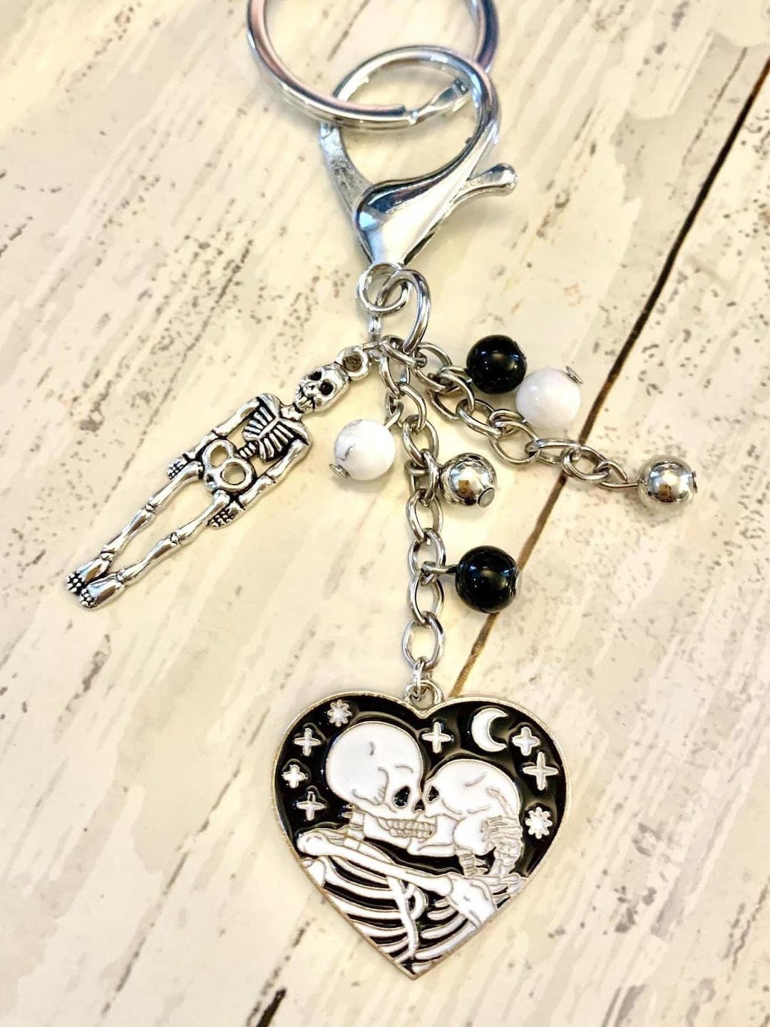 Skeleton Couple Keychains in Love - Etsy
