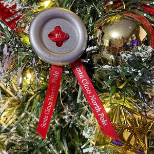 Santa's Lost Button Gold or Silver Christmas Day Gift Magical Leave by ...