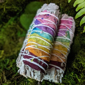 7 Chakra Sage Smudge Stick California White Sage Wand Bundle W/ Rainbow Rose Petals for ...