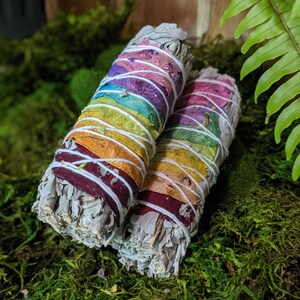 7 Chakra Sage Smudge Stick California White Sage Wand Bundle W/ Rainbow Rose Petals for ...
