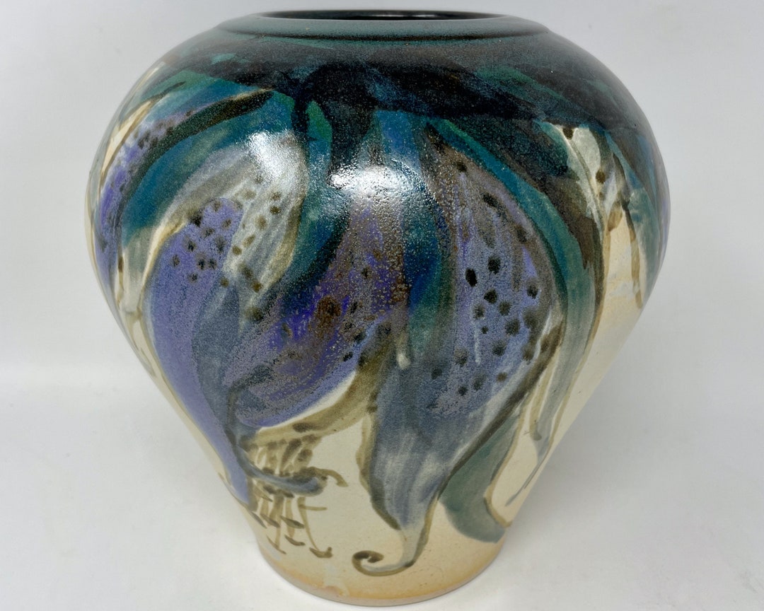 Ruth Allan Studio Pottery Vase, Hand Painted Lillies, 1984, Artist ...