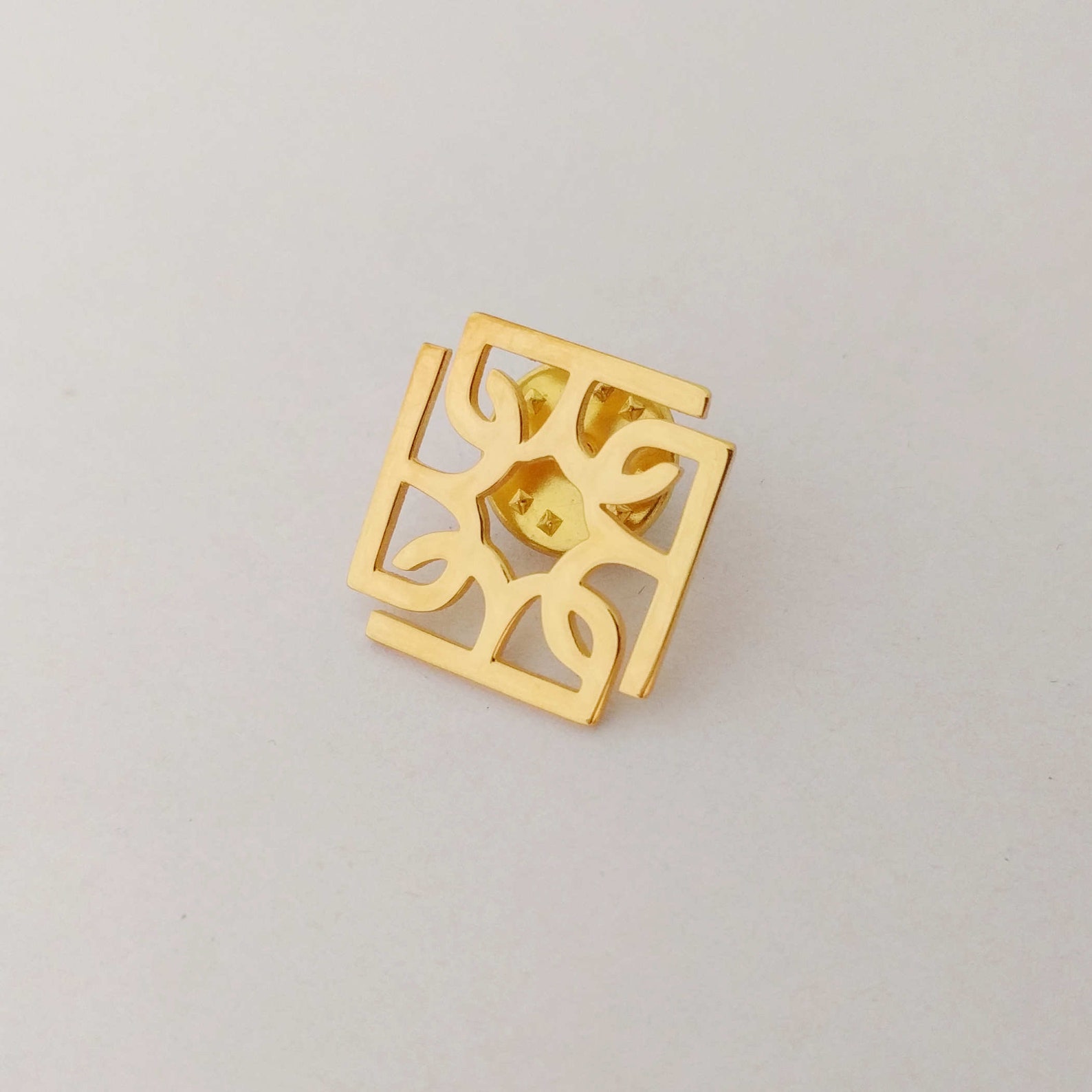 Custom College Lapel Pin, High School Logo Lapel Pin, Personalized ...