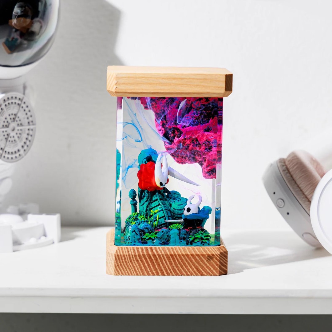 Hollow Kni.ght and Ho.rnet Night Light, Resin Wood Lamp, Gaming Decor ...