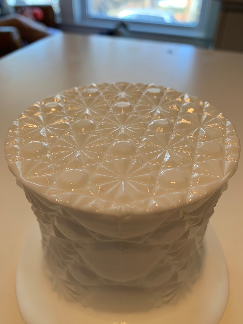Vintage Fenton Glass Top Hat in White Milk Glass With Daisies & Buttons ...