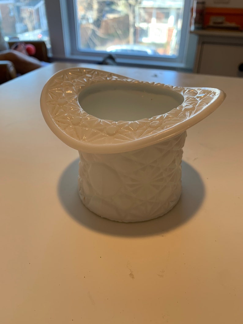 Vintage Fenton Glass Top Hat in White Milk Glass With Daisies & Buttons ...