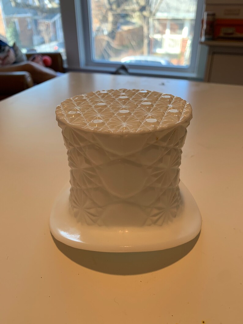 Vintage Fenton Glass Top Hat in White Milk Glass With Daisies & Buttons ...