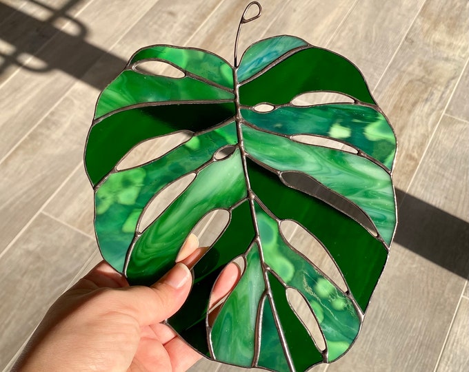 Large Monstera Leaf in Deep Emerald Greens, Stained Glass Suncatcher ...