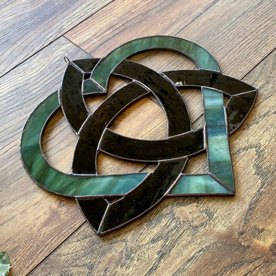 Handcrafted Freeform Celtic Trinity Knot With Heart in Green | Etsy