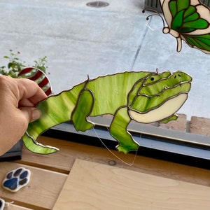 Handcrafted Stained Glass Alligator Suncatcher in Congo Green, Florida ...