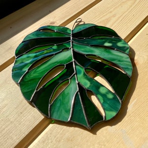 Large Monstera Leaf in Deep Emerald Greens, Stained Glass Suncatcher ...