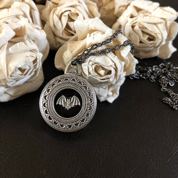 Gothic Locket - Etsy