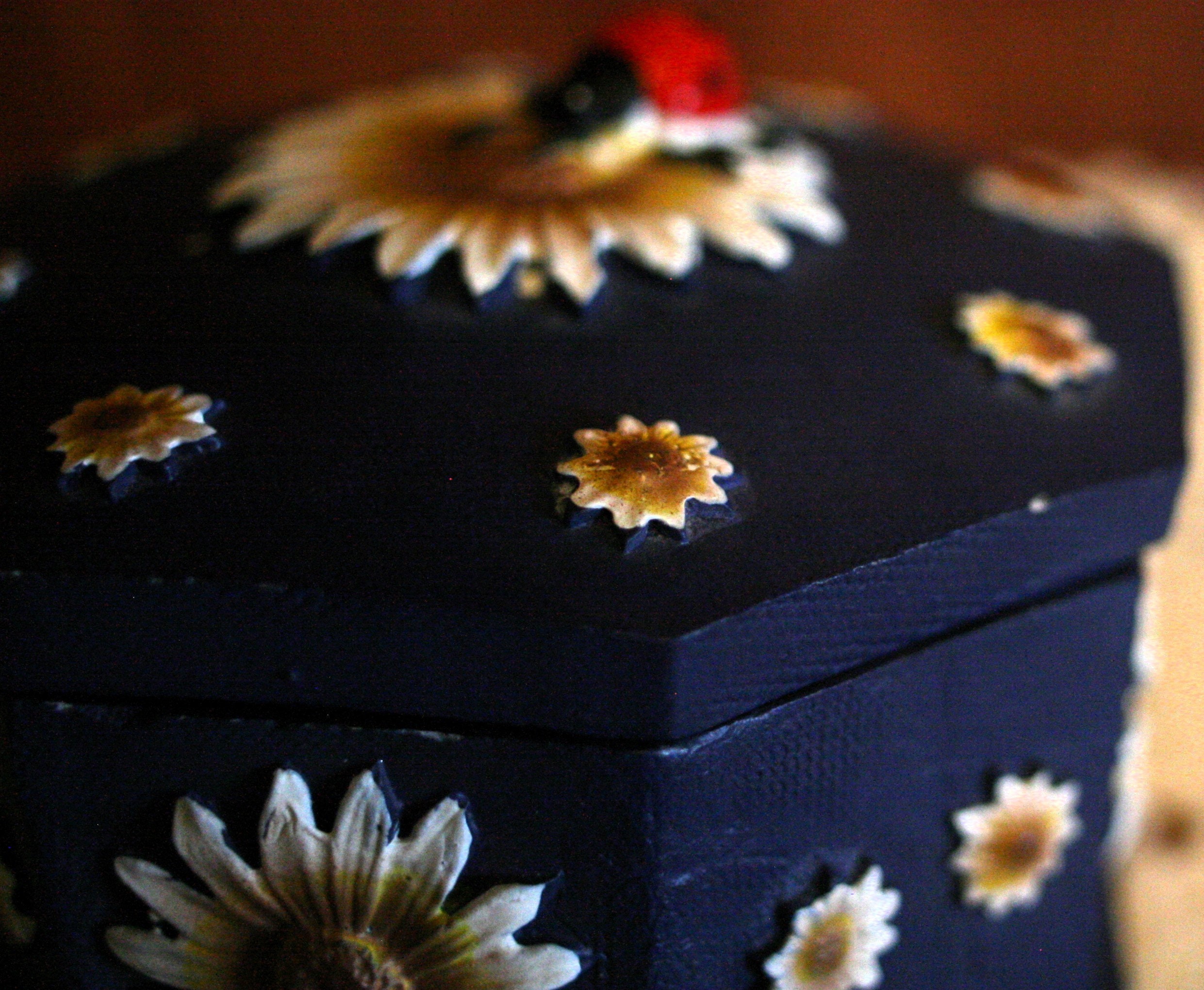 Ladybug & Daisy Trinket Box With Lid FUN FIND in Good Vintage Condition ...