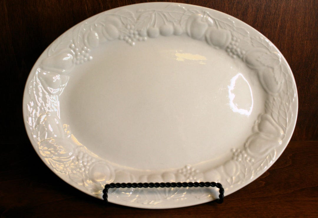 Genuine TABLETOPS Fruit De Blanc White Oval Serving Platter - Measures ...
