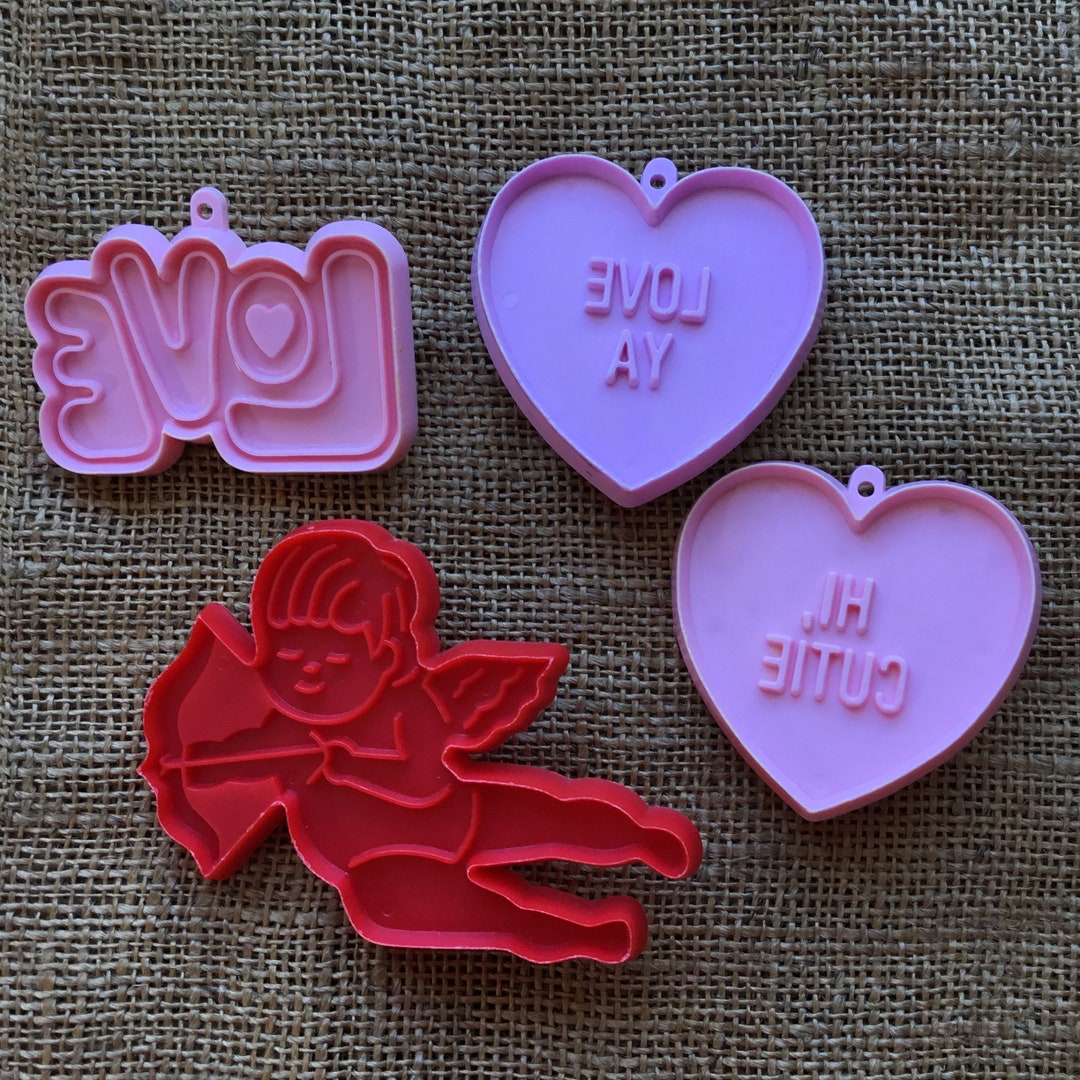 Set of Four Plastic Hallmark Valentine Cookie Cutters Cupid LOVE Cutie ...