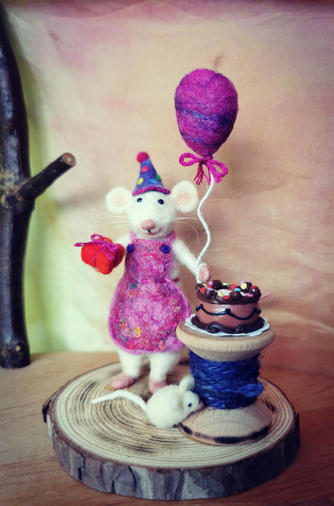 Needle Felted Birthday Mouse Decoration: Cake, Present & Balloon - Etsy
