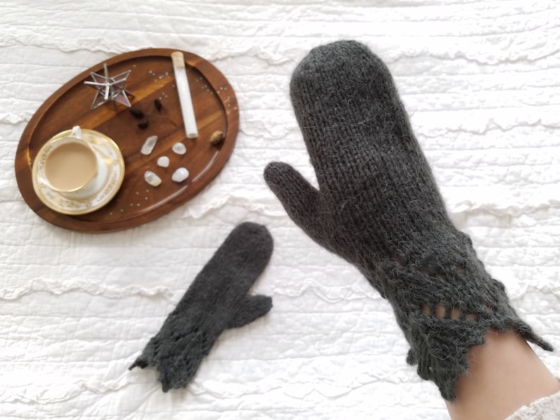 Apricity Lace Mittens | 1 Pair of Women's Hand-knitted Mittens, Knit ...