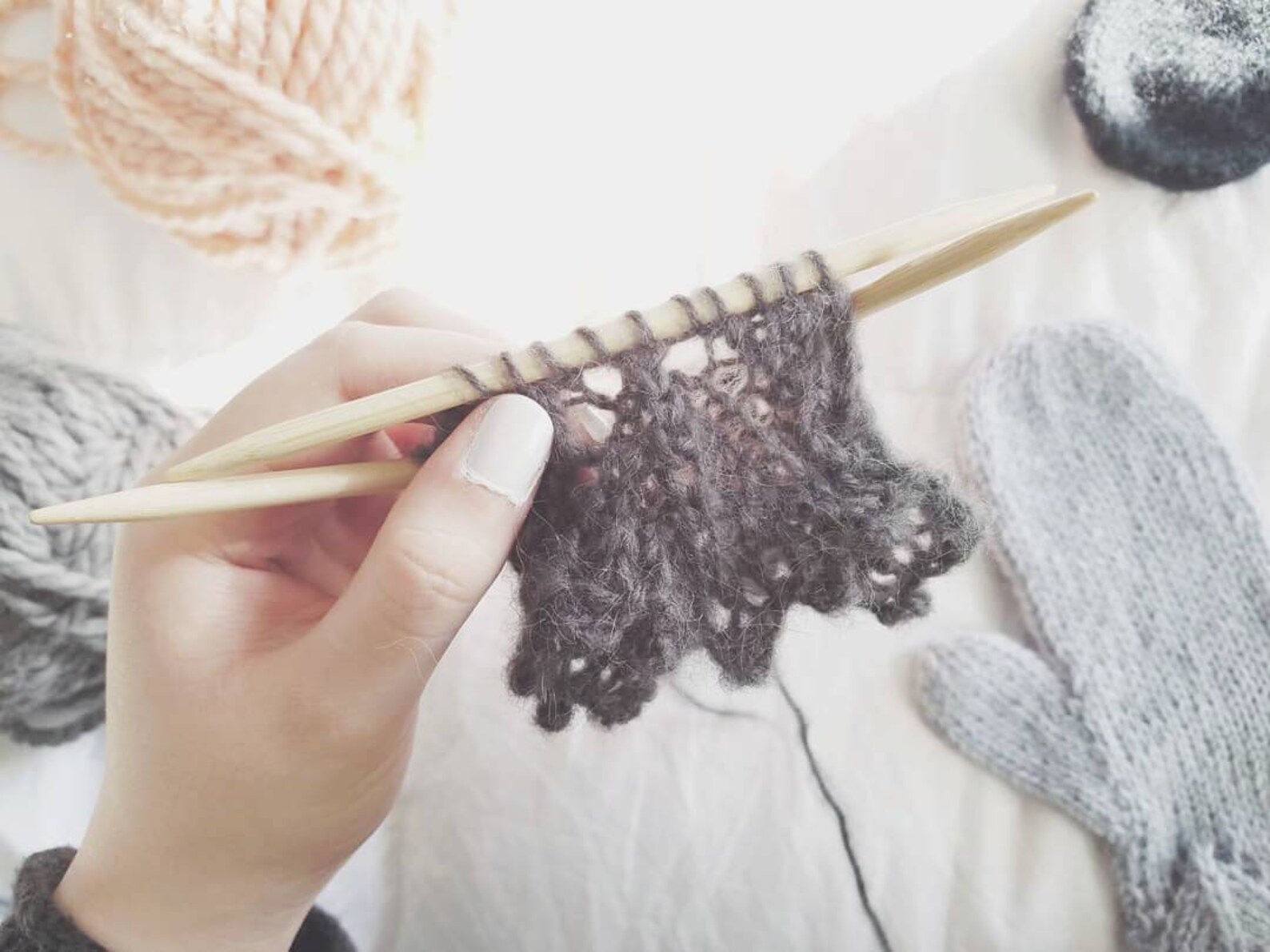 Apricity Lace Mittens | 1 Pair of Women's Hand-knitted Mittens, Knit ...