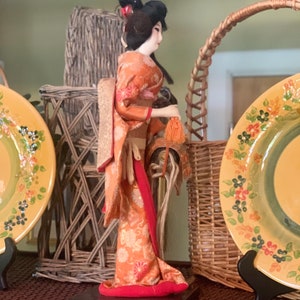 Vintage Geisha Doll Statue Figurine Soft Geisha in Silk Kimono on Stand ...