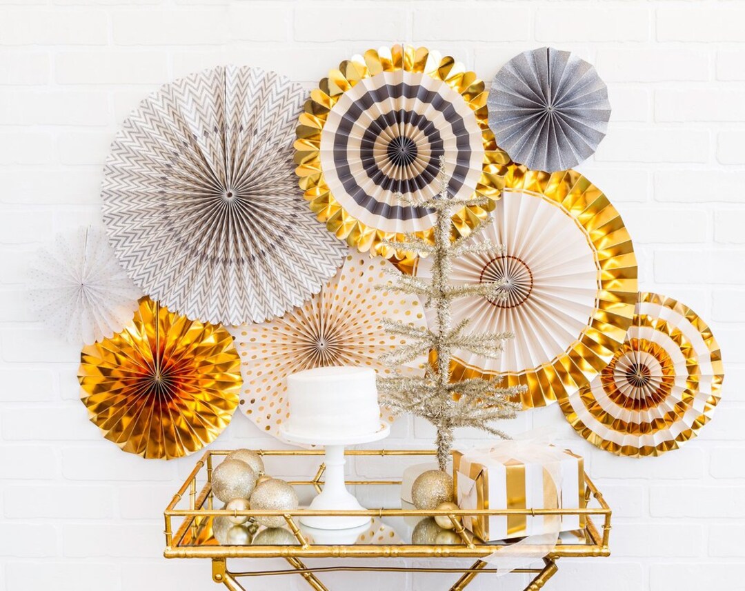 Luxe Palace Party Fans - Set of 8 - Gold + Silver Party Decor - Paper ...