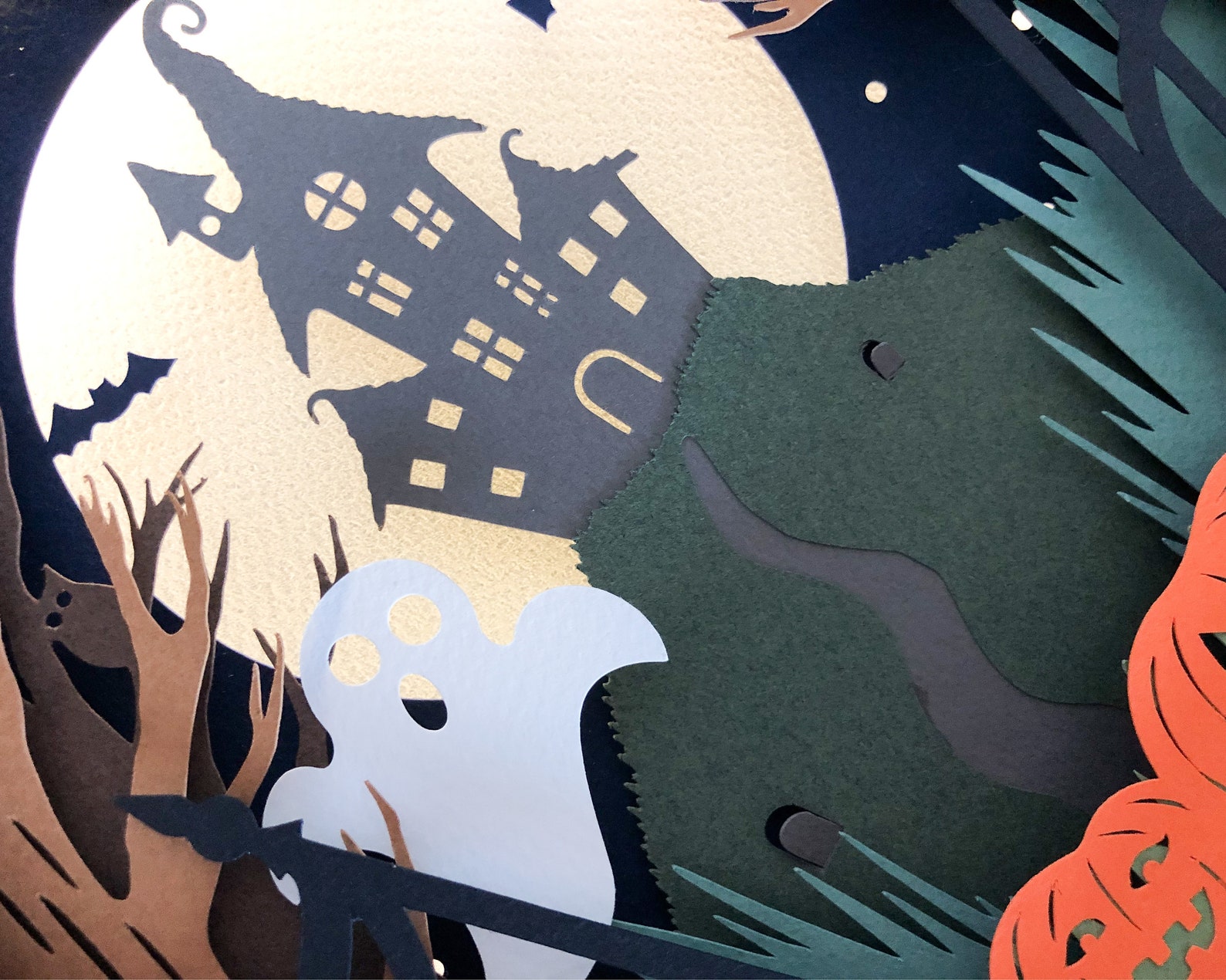 Halloween 3d haunted house template - noredluxe