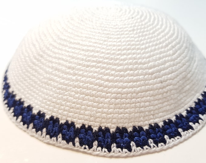 White Knitted Kippah 18cm Jewish Small Pattern on Border Handmade DMC ...
