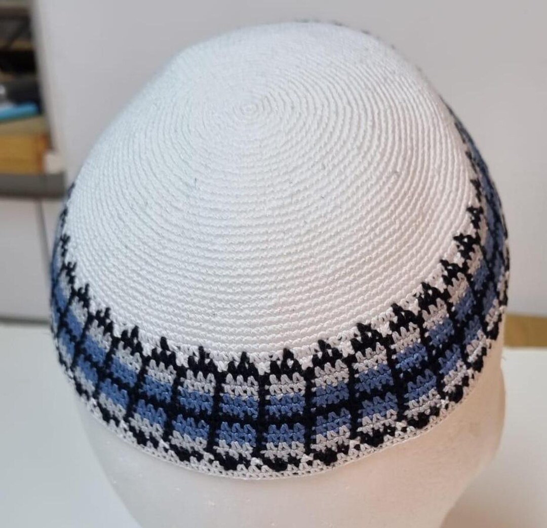 Gorgeous 21cm White Kippah With Pattern on Border Hand-knitted DMC ...