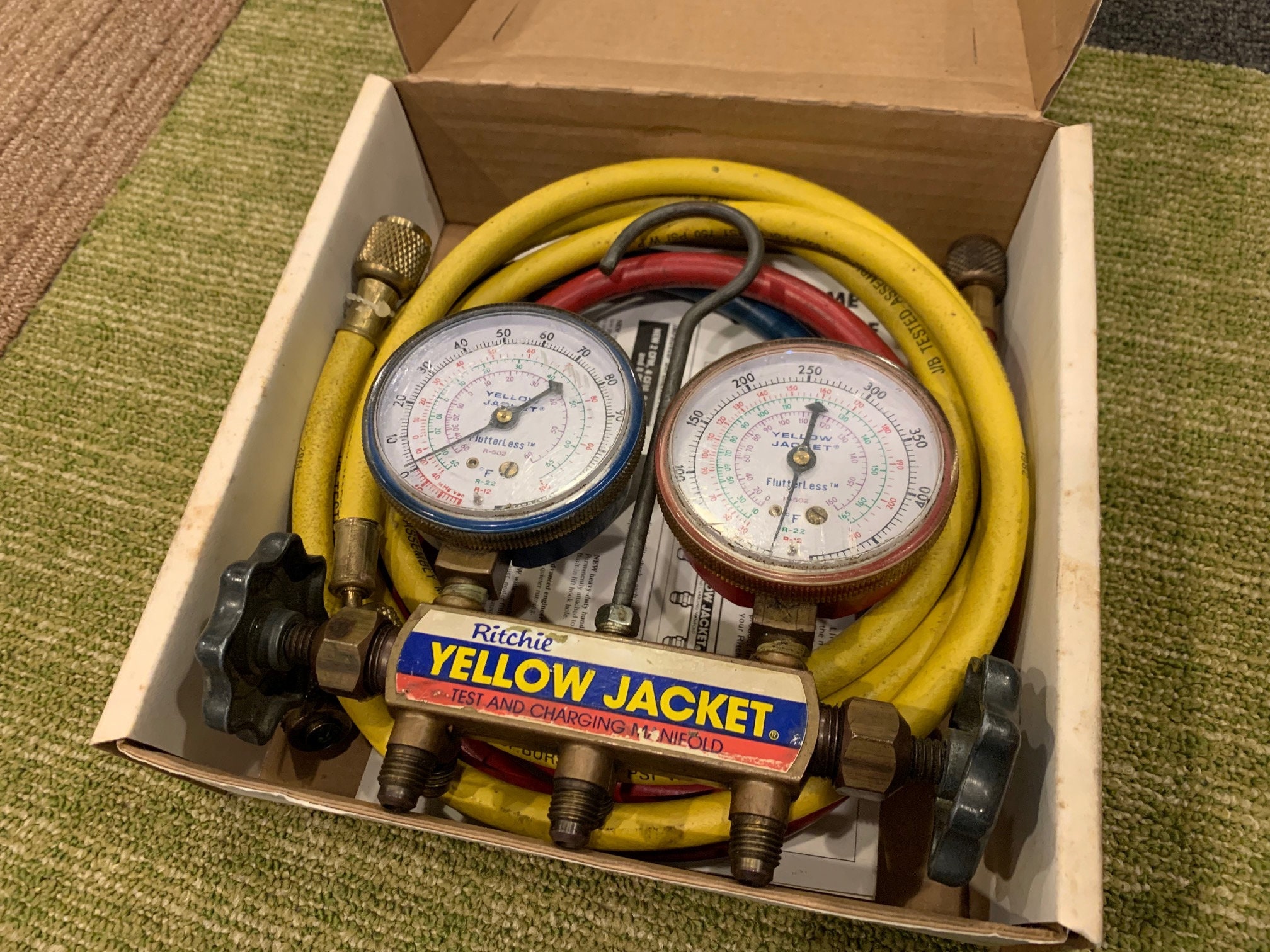 Ritchie Yellow Jacket Logo