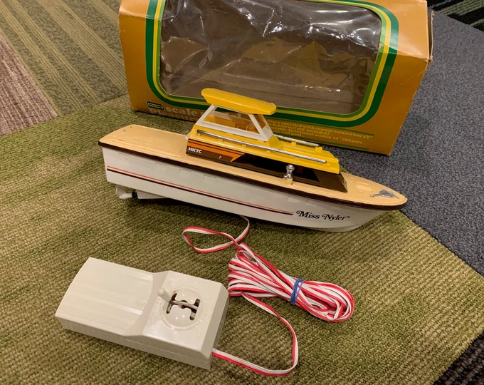 Vintage Playwell Scale Model Pleasure Cruisers Miss Nyler Boat 1970s ...