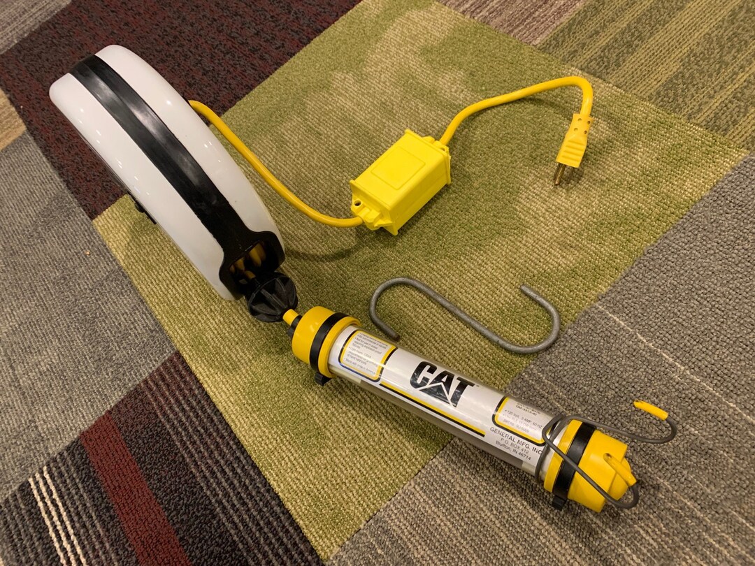 Vintage Caterpillar CAT Saf-t-lite Stubby Auto Retractable Work Garage ...