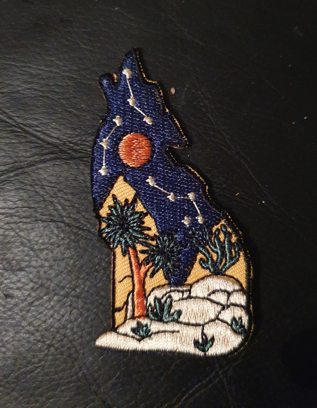 Howling Wolf Coyote Patch Embroidered Iron on Motif - Etsy