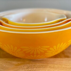 Rare Pyrex Daisy Pattern Complete Set of Nesting Mixing Bowls//vintage ...