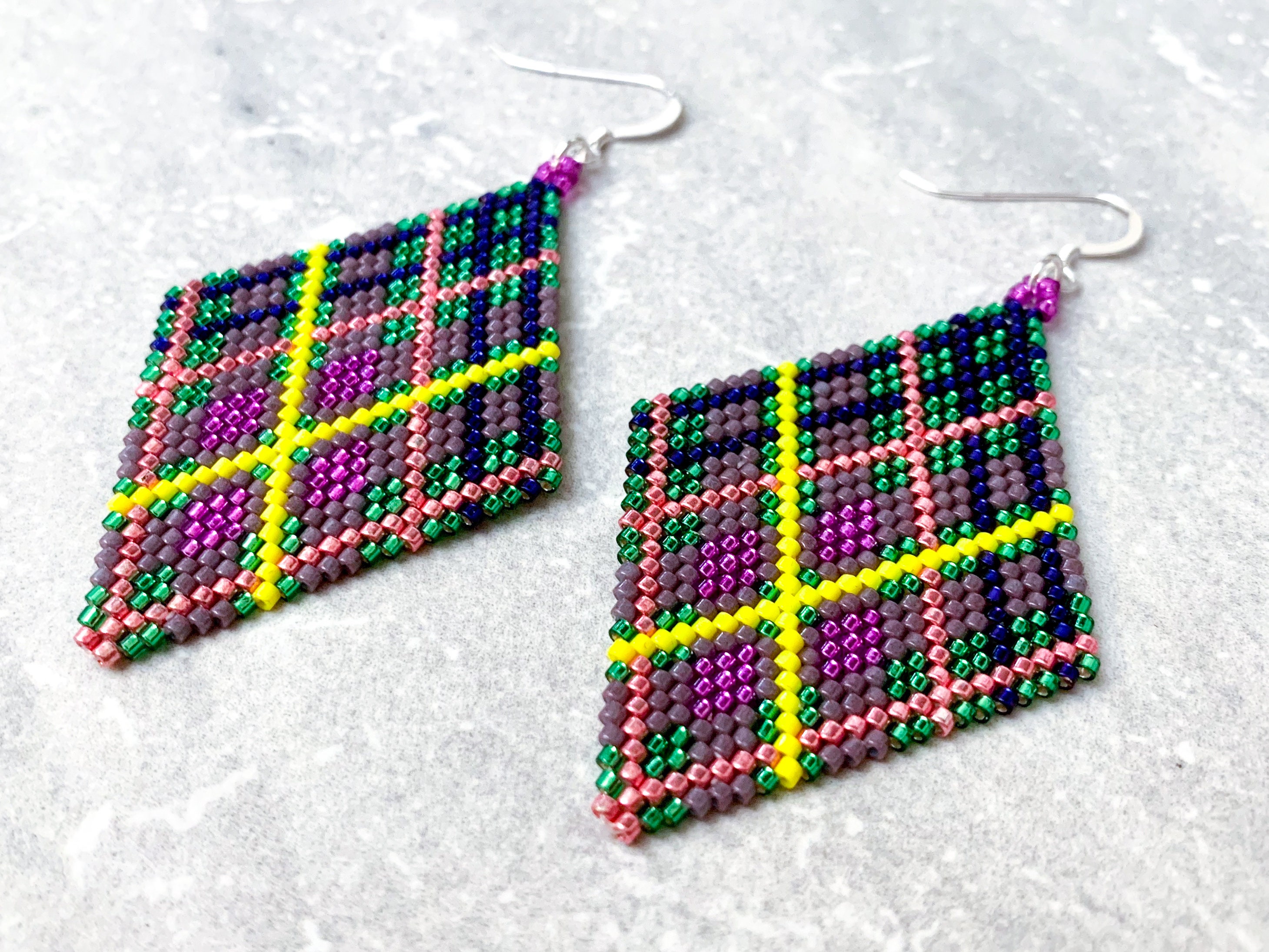Taylor Tartan Glass Bead Earrings - Etsy.de