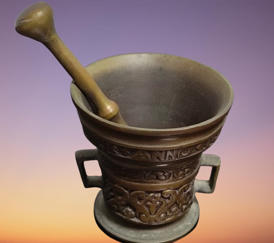 Antique Bronze Mortar and Pestle Dutch "leefte Verwint Al Dinck Anno ...