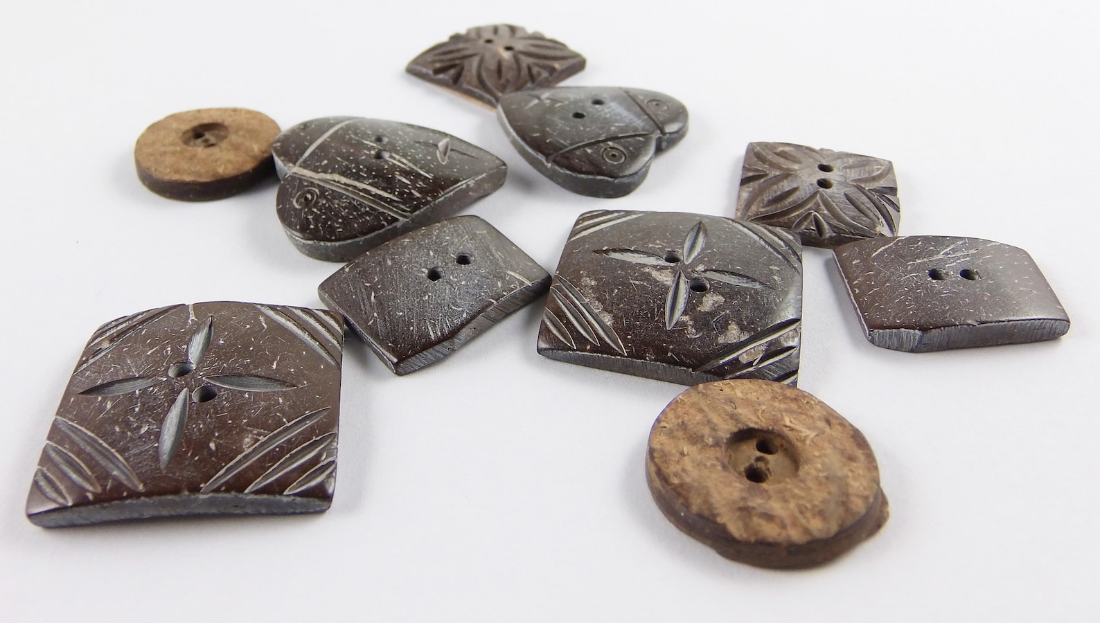 Handmade Natural Coconut Buttons Natural Assorted Sizes Value Pack ...